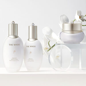 The History Of Whoo: The Ultimate Guide - The Monodist By Odile Monod