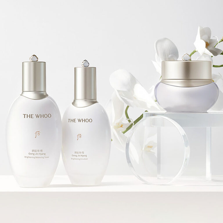 The History Of Whoo: The Ultimate Guide - The Monodist By Odile Monod